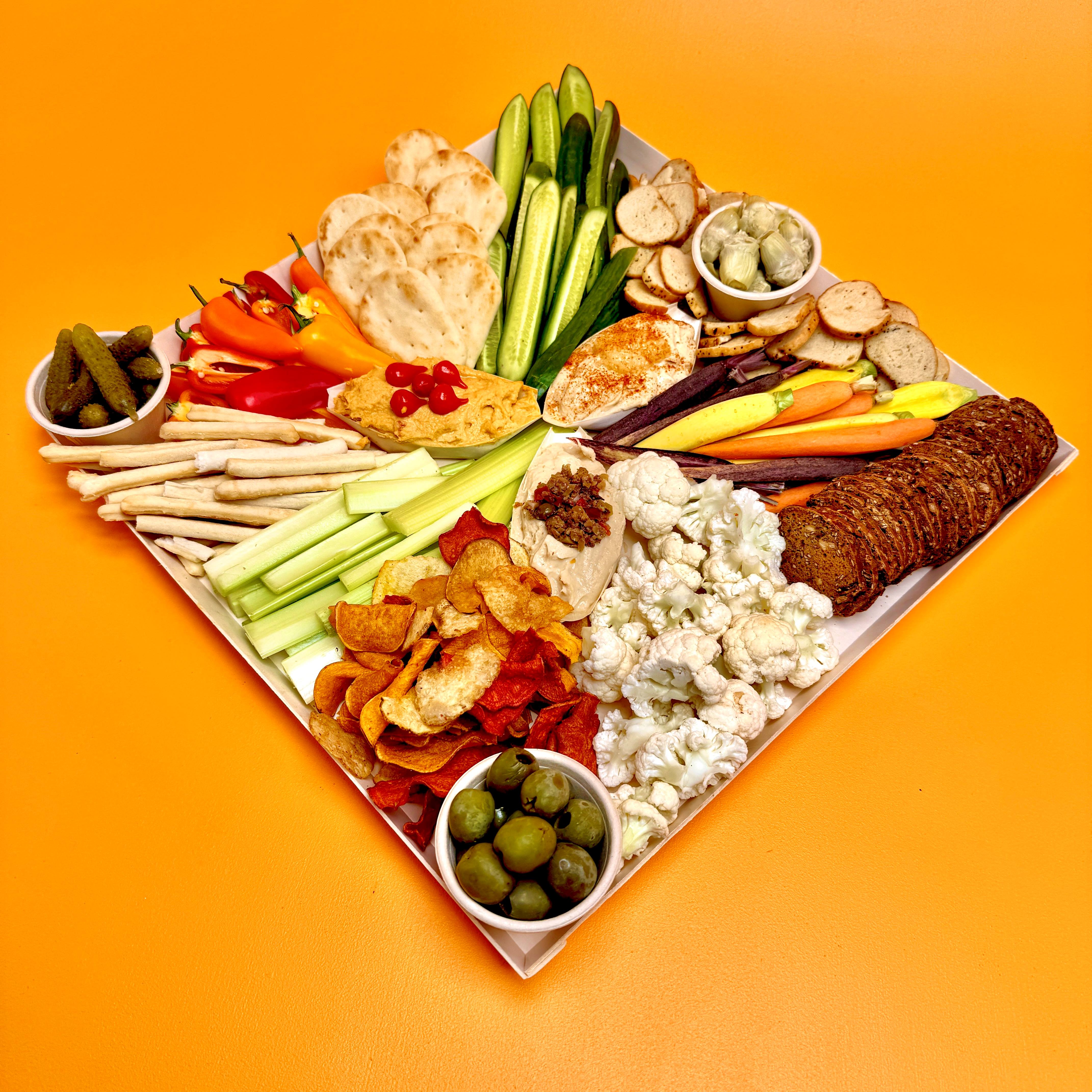HUMMUS BOARD