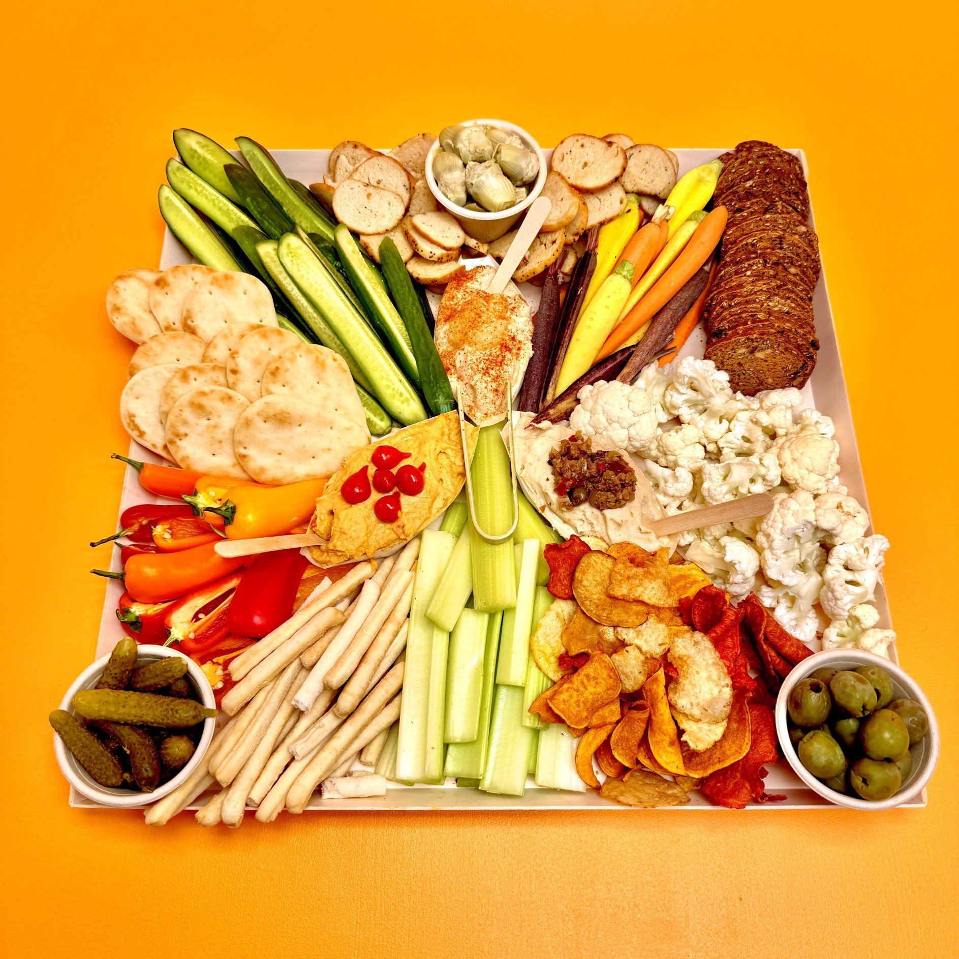 HUMMUS BOARD