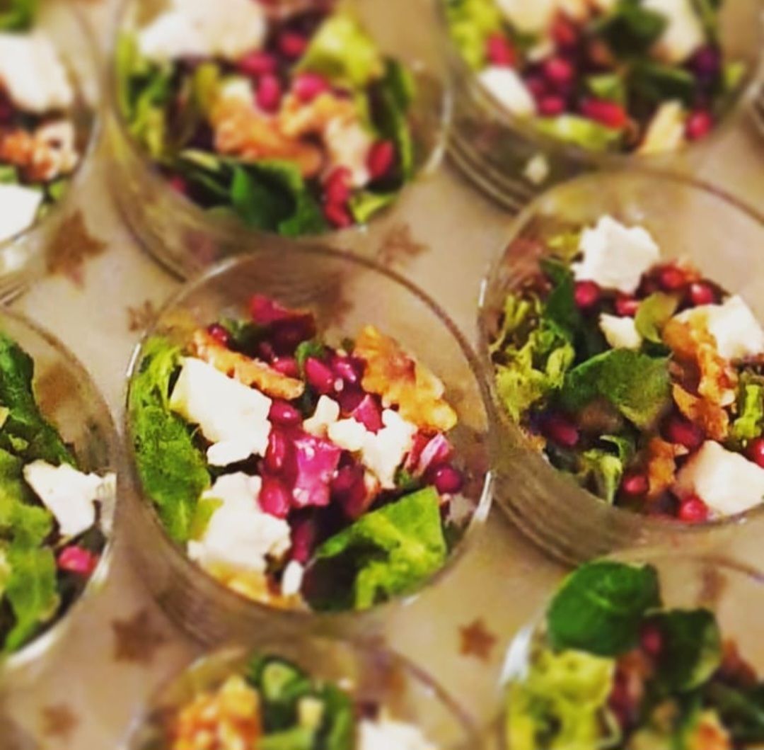 Mini Ziegenkäse-Salat mit Granatapfelkernen