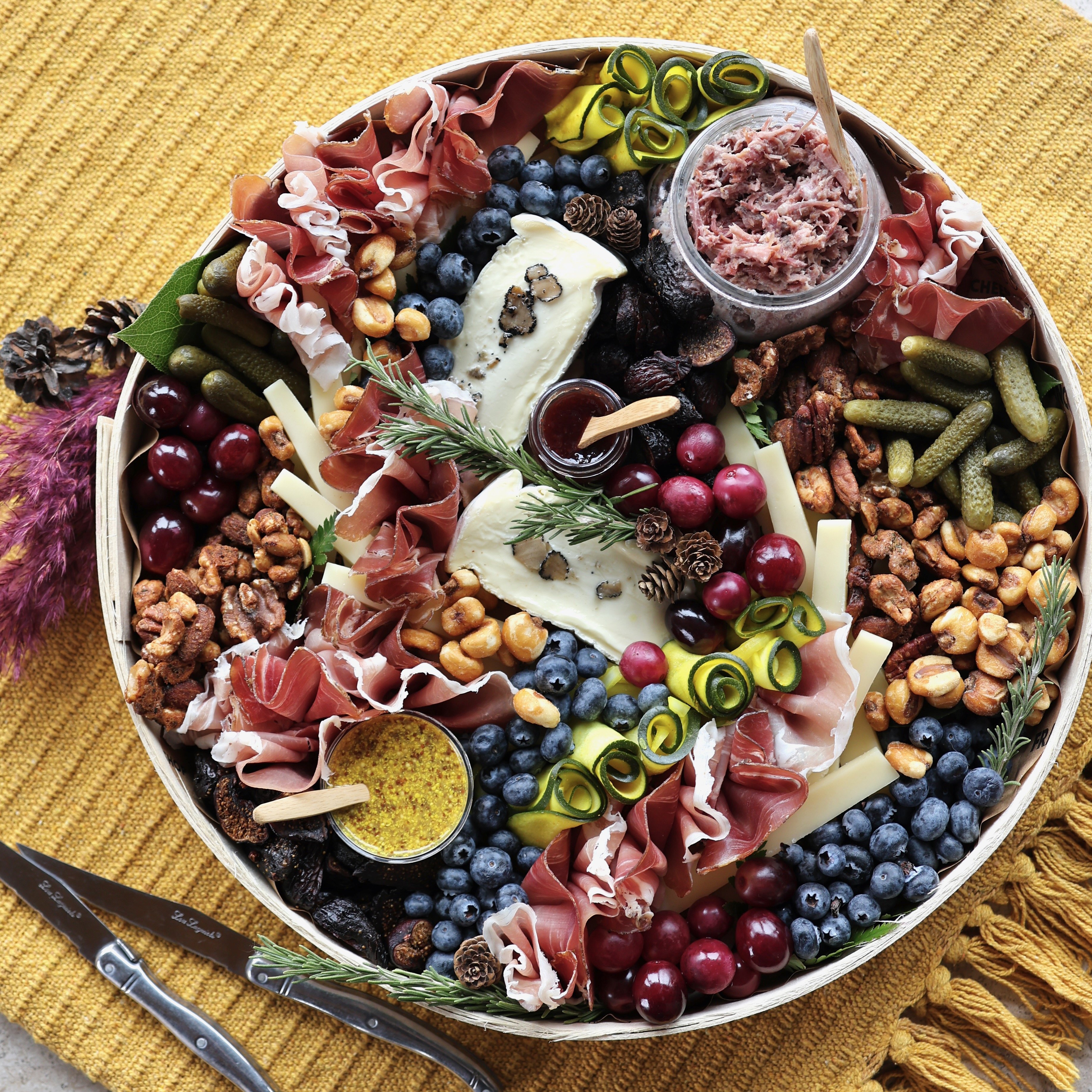 *NEW* "Après Ski" Combination Cheese and Charcuterie Tray F44