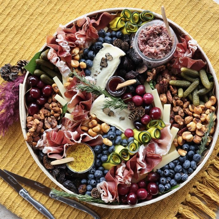*NEW* "Après Ski" Combination Cheese and Charcuterie Tray F44