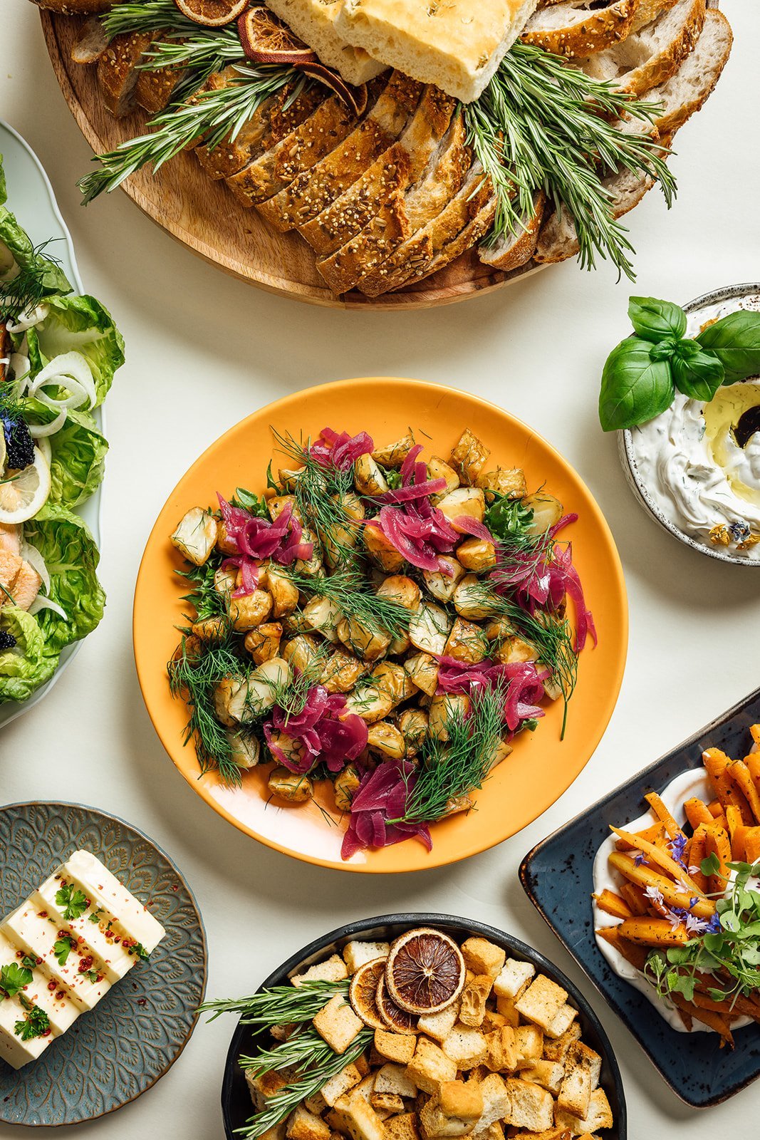 Fygë Lunch/Dinner Table