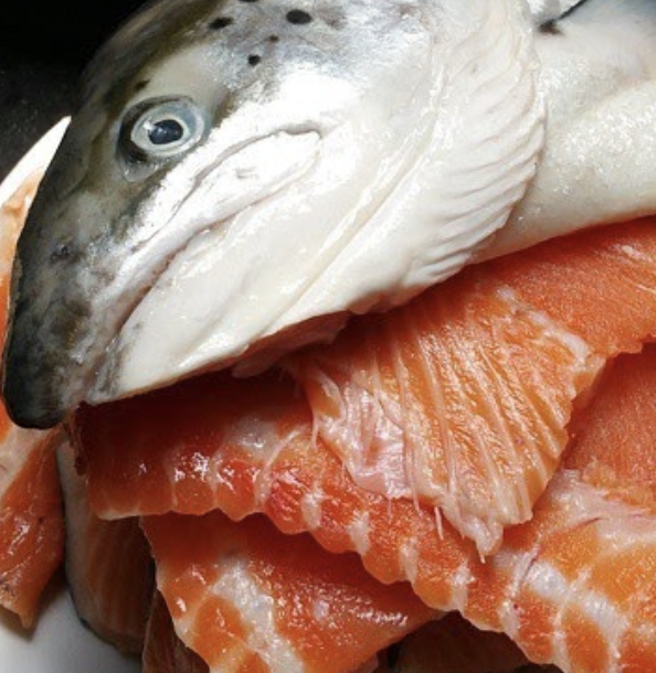 Salmon Bones & Head (Min 1kg)