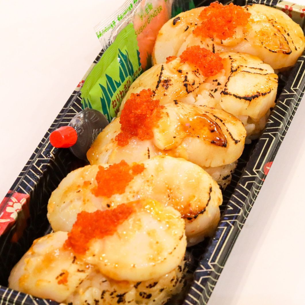 Aburi Scallop Nigiri Sushi (5pcs)