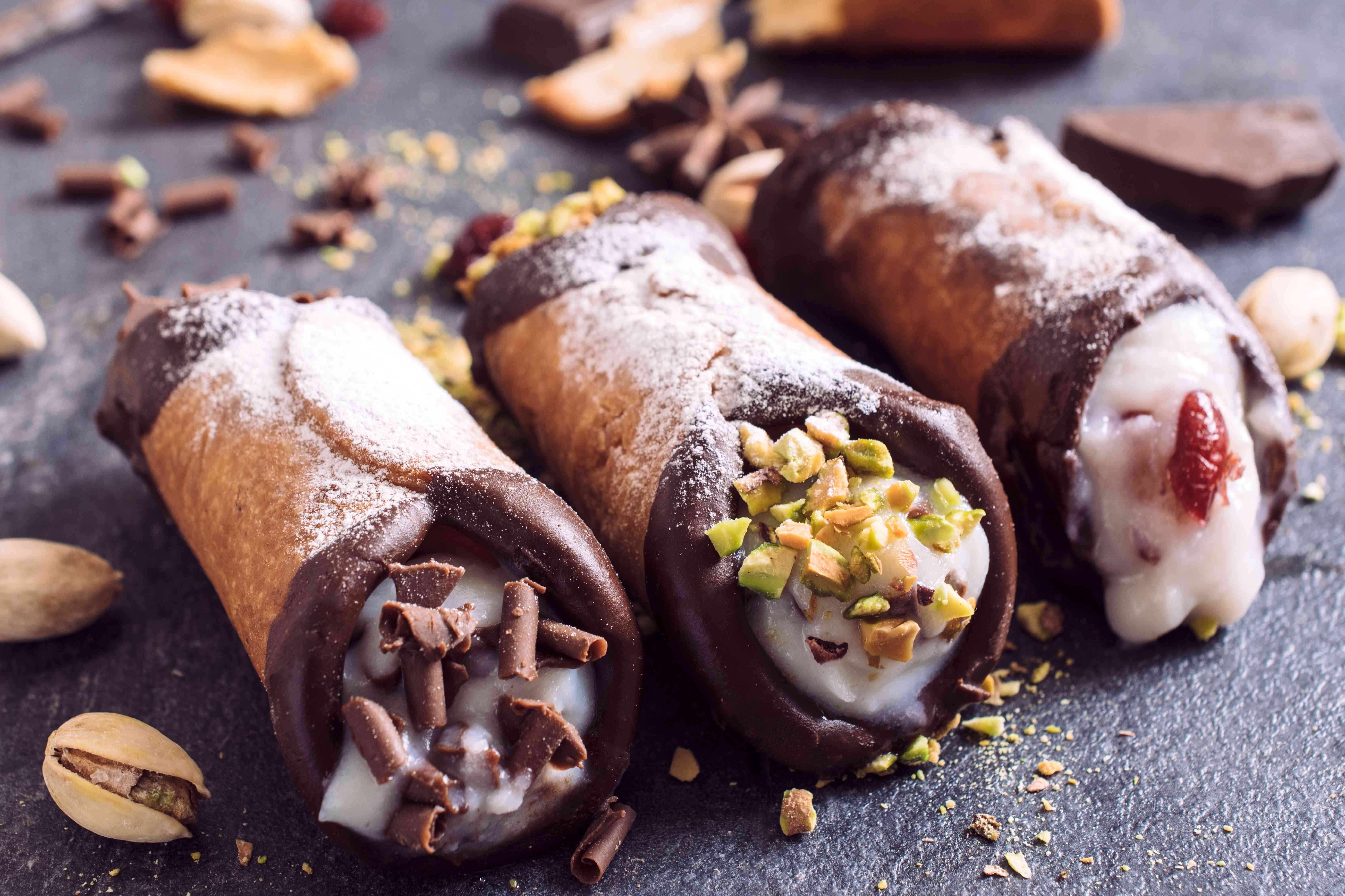 Classic Cannoli Bar