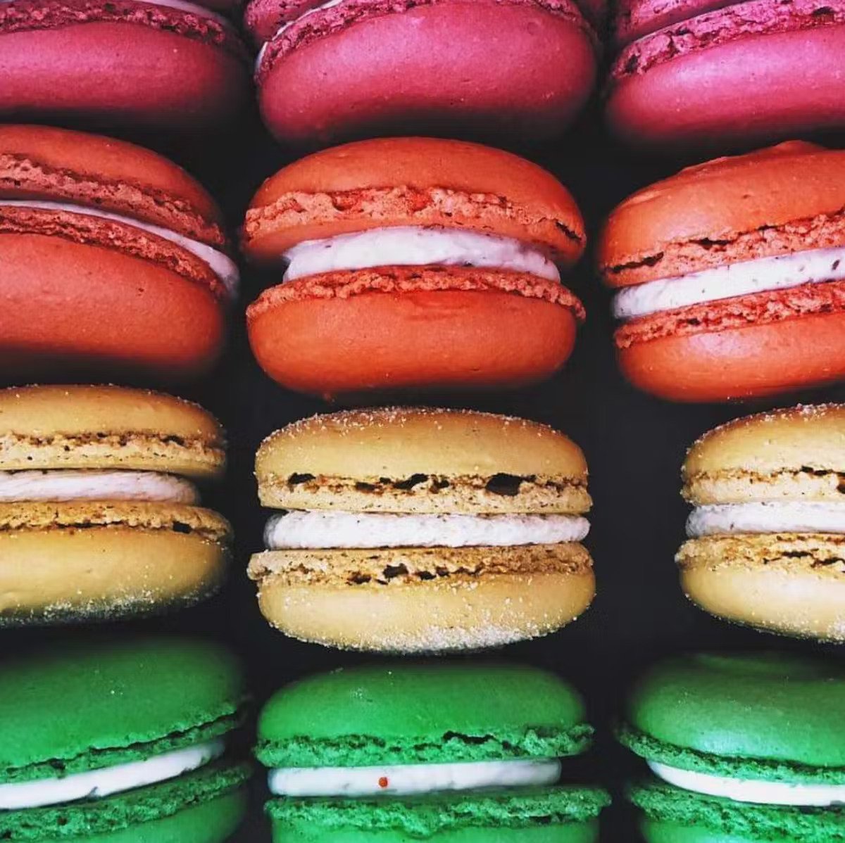 DOZEN MACARONS